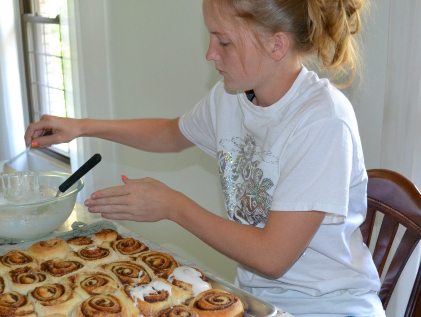 HOMEMADE CINNAMON ROLLS & KIDS COOKING CLASS - GRANDMA HONEY'S HOUSE