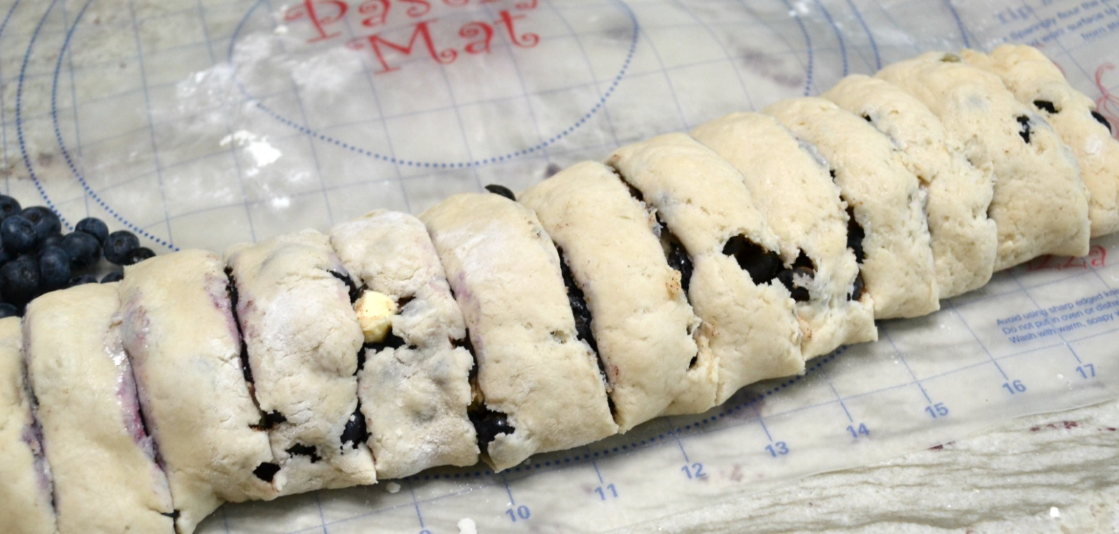 RUSTIC BLUEBERRY COBBLER ROLL - GRANDMA HONEY'S HOUSE